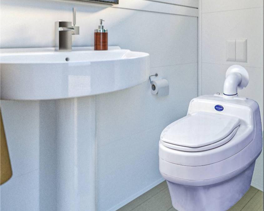 TOILETS – Coops & Cabins